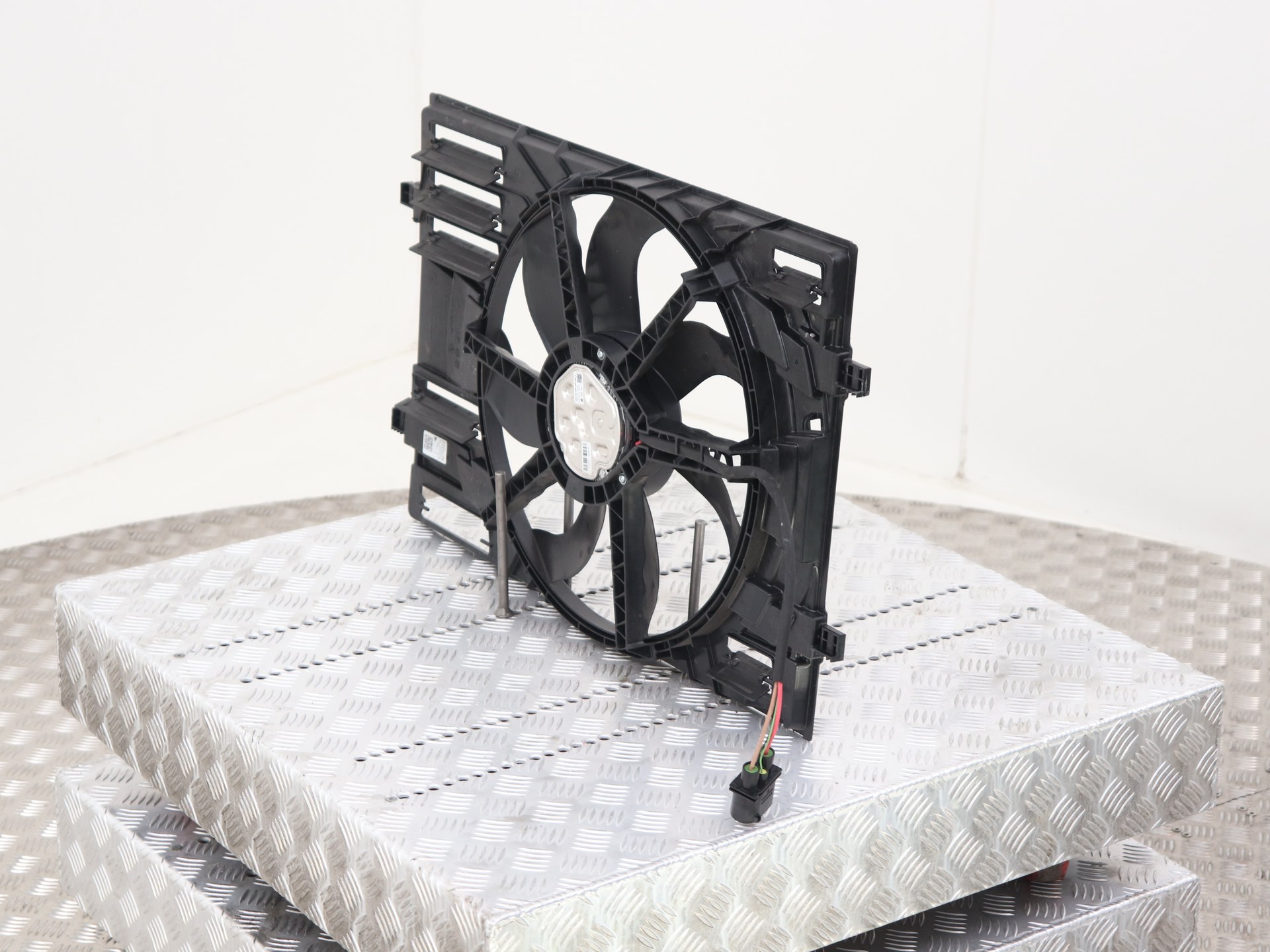 Cooling fans Seat Arona 1.0 TSI 12V - 2Q0121203K